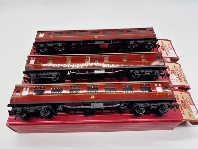 3 X HORNBY DUBLO 2 /3 RAIL SUPER DETAIL COACHES EXC BOXED LOT 9 £25.00 ...