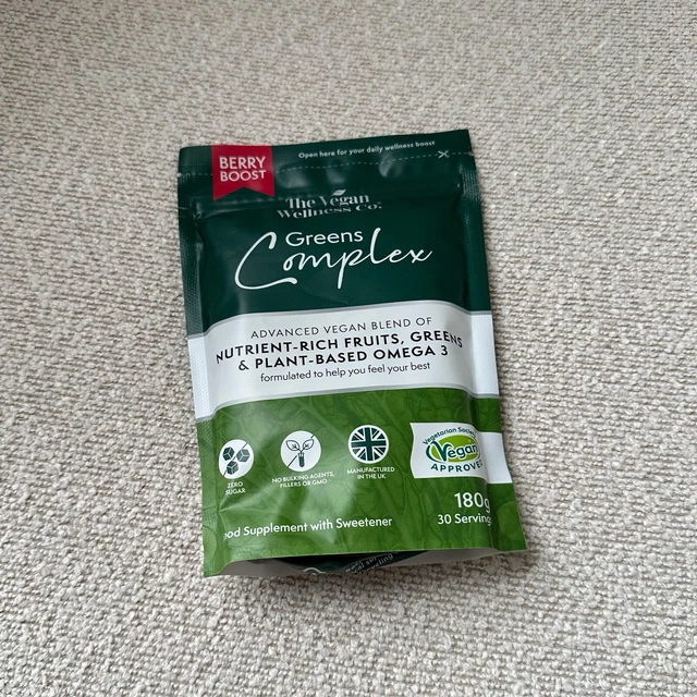 THE VEGAN WELLNESS Co. Greens Complex, Berry Boost 180g (30 Servings ...