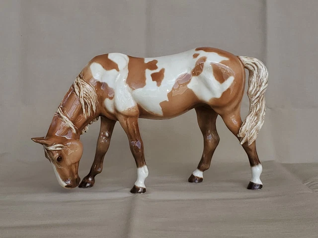 CHEVAL CERAMICS CLASSIC Skewbald Mare Grazing Horse Figurine $275.00 ...