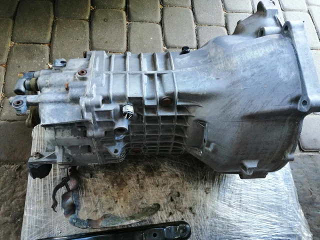 BMW GETRAG 260 gearbox E23 323i 2600104490 bellhousing letters NB £440. ...