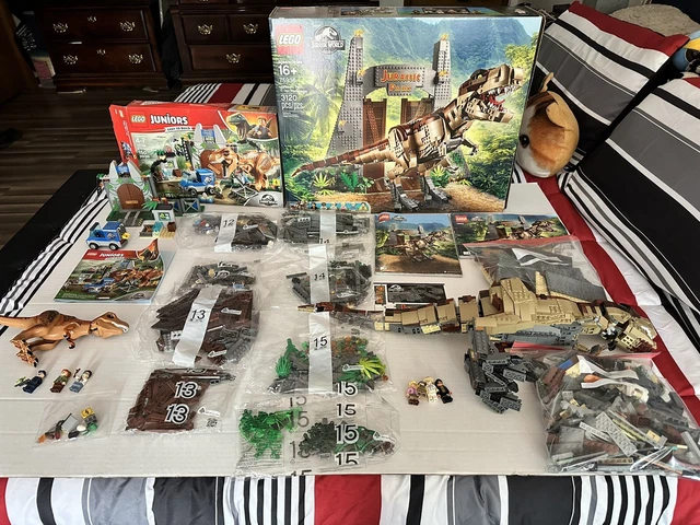 LEGO JURASSIC WORLD: Jurassic Park: T. rex Rampage (75936) and (10758 ...