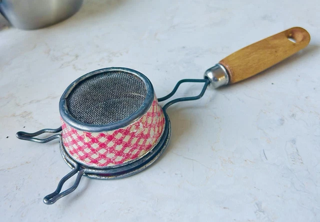 1950S MIRACLE GEM Red Checked Small Metal Sifter Strainer Wooden Handle ...
