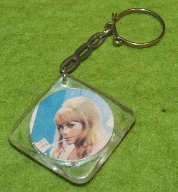 ANCIEN PORTE CLÉS Catherine Deneuve années 60 Paul Soligny boucher Toul Keyring EUR 3,50 ...