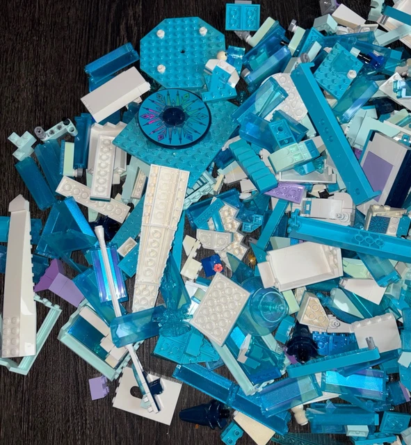 LEGO DISNEY PRINCESS: The Ice Castle (43197) frozen unsure if complete ...