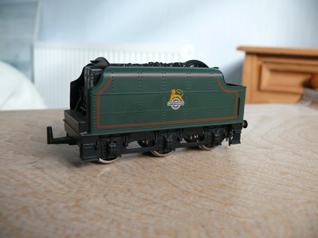 BACHMANN STANIER TENDER in BR green livery, from 46100 Royal Scot. £14. ...