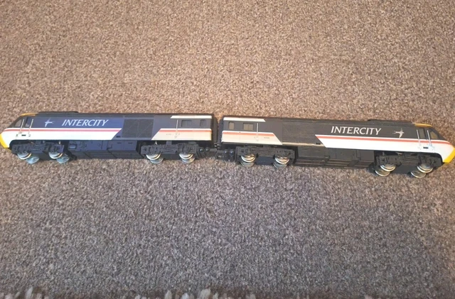 HORNBY INTERCITY 125 Class 43. Swallow Livery 2 Car Set £9.99 - PicClick UK