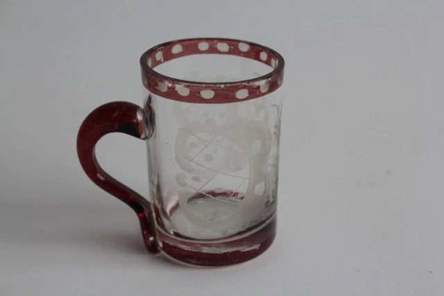 ANCIEN VERRE À liqueur cristal Bohême gravé émaillé (70739) EUR 28,00 - PicClick FR