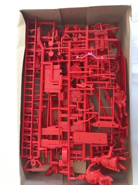 AIRFIX 1914 DENNIS Fire Engine kit complete with transfers (1/32 scale ...