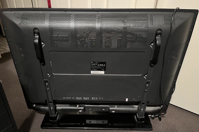 TV VIVID 42 Inch Aldi Television 2008 Model AC-42HP2 PAL Playback ...