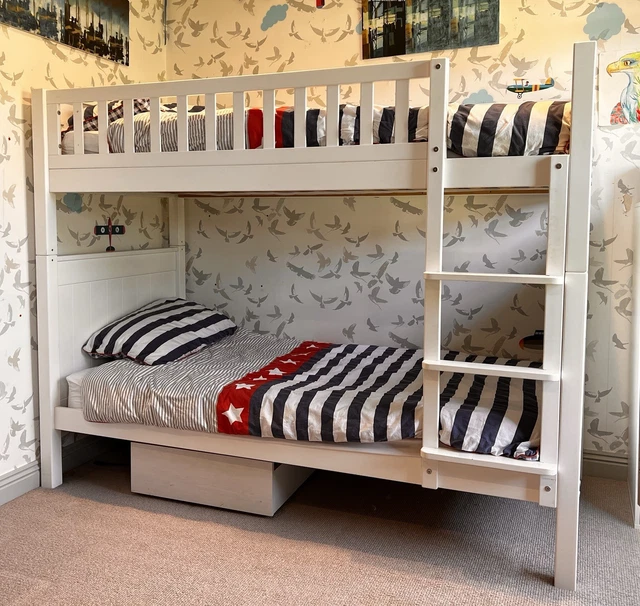 ASPACE NEW ENGLAND White Wooden Bunk Beds With Two Single Mattresses £ ...
