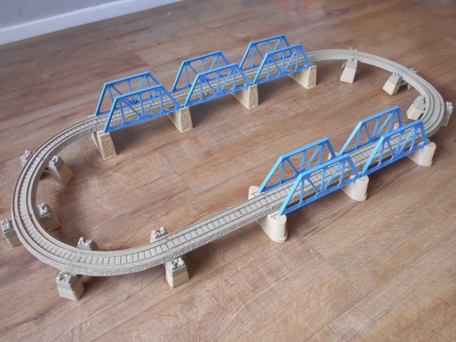 TRACKMASTER THOMAS THE tank engine train set add on track and bridge ...