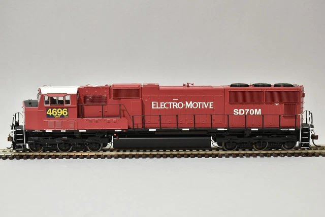 ATHEARN GENESIS HO EMD SD70M Electro-Motive Lease CSXT patch #4696 (DC Analogue) £130.00 ...
