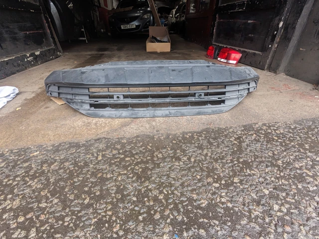 VW TIGUAN FRONT Bumper Spoiler Retainer 2020 Onwards 5Na805901 £55.00 ...