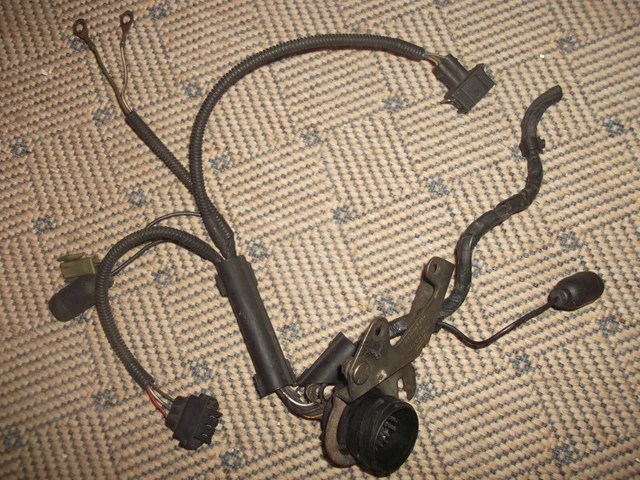 VW GOLF MK2 Engine Bay -Part Wiring Loom Plugs Oil Pressure / Temp EUR ...