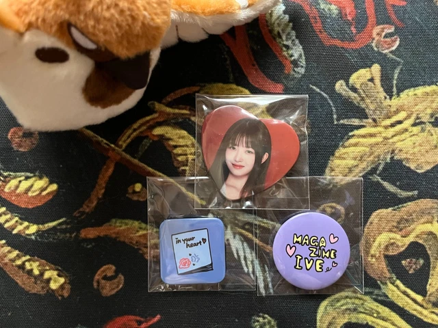 IVE MAGAZINE 2024 2nd fanmeeting Official pins set - Rei EUR 21,50 ...