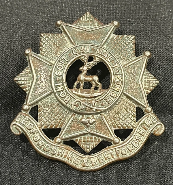 WW2 BRITISH ARMY - BEDFORDSHIRE AND HERTFORDSHIRE REGIMENT CAP BADGE ... WW2 BRITISH ARMY - BEDFORDSHIRE AND HERTFORDSHIRE REGIMENT CAP BADGE ...