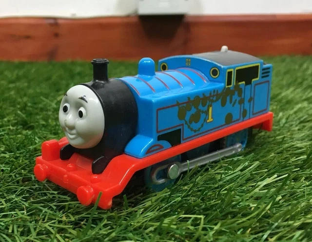 THOMAS THE TANK Engine Trackmaster Blue With Gold Chains Train Battery ...