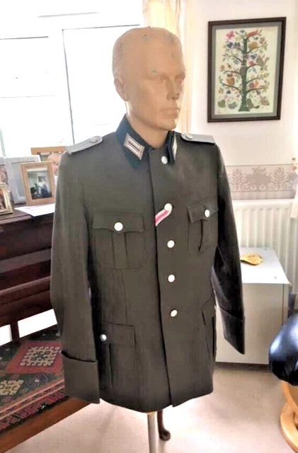 WW2 GERMAN LEUTNANT'S Medium size tunic ( reproduction ) £51.00 ...