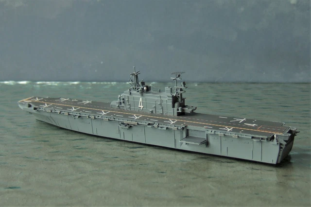 AMPHIBIOUS ASSAULT SHIP USS NASSAU by Argos 1:1250 Waterline Model £119 ...