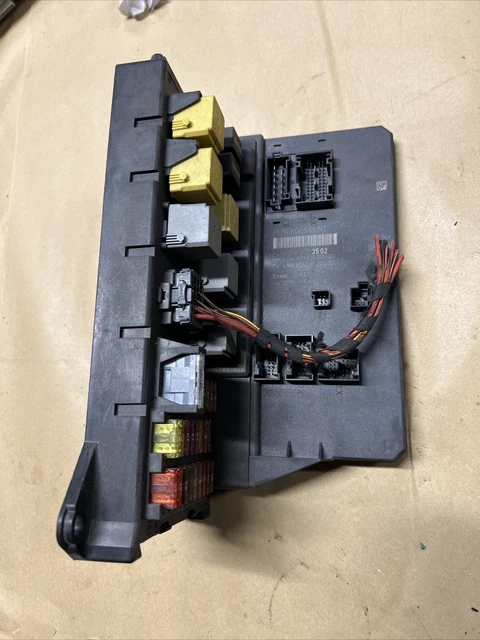 MERCEDES SPRINTER - Vw Crafter Fusebox Sam Unit Body Control ...