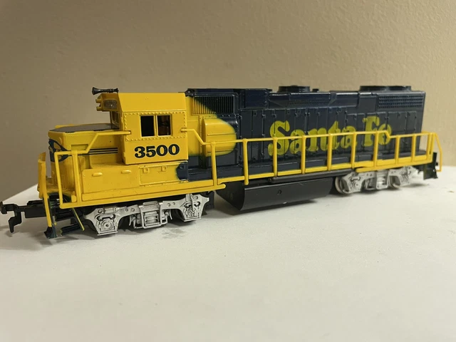 LIFE LIKE POWERED Gp40 Santa Fe Engine Locomotive Ho Scale Excellent £6 ...