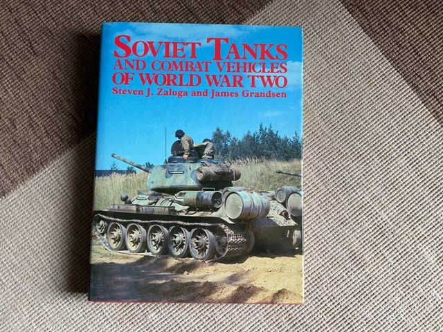 SOVIET TANKS & Combat Vehicles of WW2 240 Pages Text Anglais Steven J ...