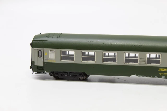 ROCO HO SCALE SNCF 2nd Class Passenger Coach, Green & Grey Livery £34. ...
