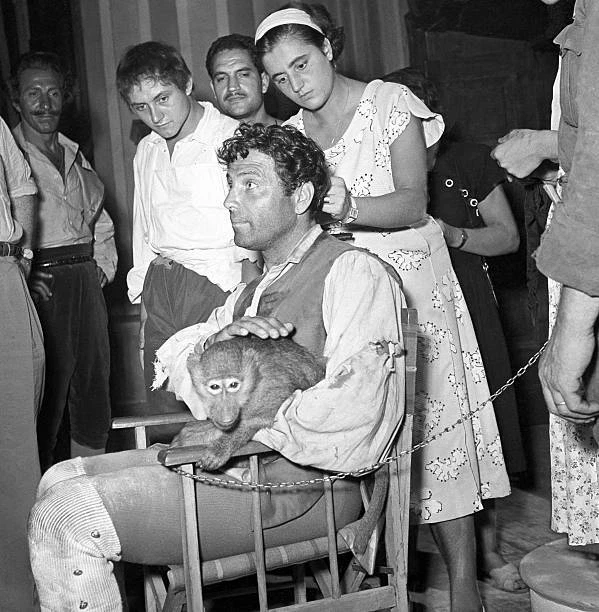 ITALIAN ACTOR RAF Vallone Taking A Break With A Monkey Film Star Old ...