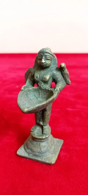 ANCIENNE STATUE EN laiton bronze régime hindou Deepa Lakshmi Paavai ...