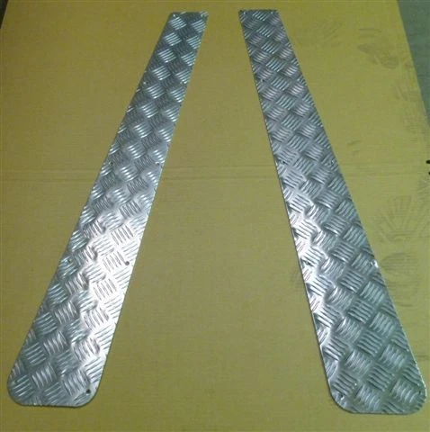LAND ROVER DEFENDER 90/110 Heavy Duty 3Mm Chequer Bonnet Side Trim ...