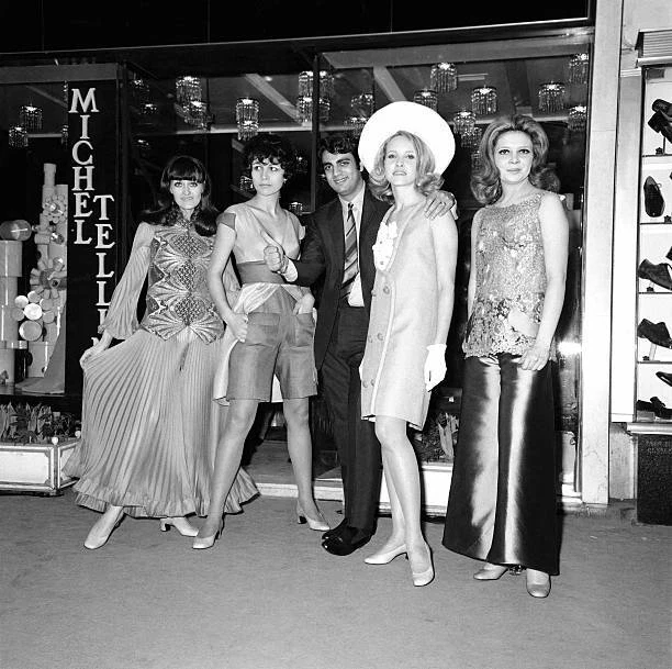 SINGER ENRICO MACIAS surrounded by models presentation Twentys- 1968 ...