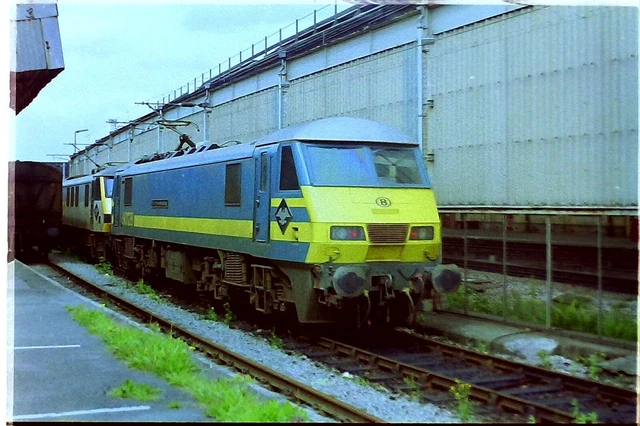 35MM RAILWAY COLOUR Negative Class 90 028 at Crewe £1.95 - PicClick UK