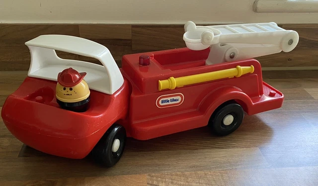 VINTAGE LITTLE TIKES Fire Truck Engine Complete with A Firemen Toy ...