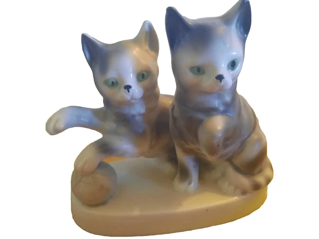 VINTAGE GERMANY CERAMIC Cat Figurine Playing Kittens $20.00 - PicClick AU