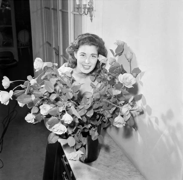 LISE BOURDIN FRENCH Actress & Film Star Old Photo In 1956 6 EUR 6,62 ...