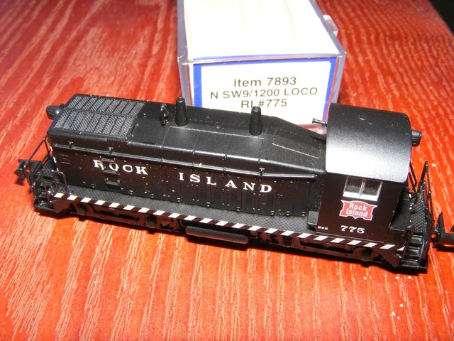 LIFE LIKE #7893 N scale Railroad Loco EMD SW9/1200 Switcher £79.00 ...