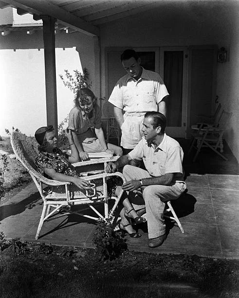 ACTOR HUMPHREY BOGART And His Wife Mayo Methot Visit A Friend 1940S Old ...