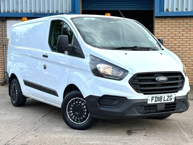 ** NO VAT ** 2018 (18) Ford Transit Custom 2.0 TDCi 105 SWB Van ** 1 ...