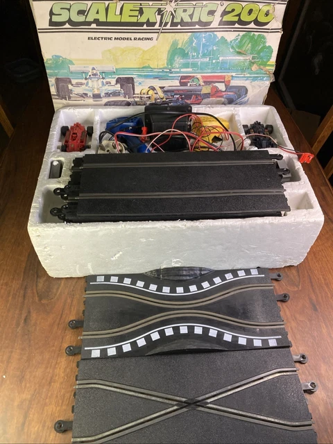 SCALEXTRIC 200 FORMULA ONE RACING SET SLOT CAR BOXED VINTAGE Untested £ ...