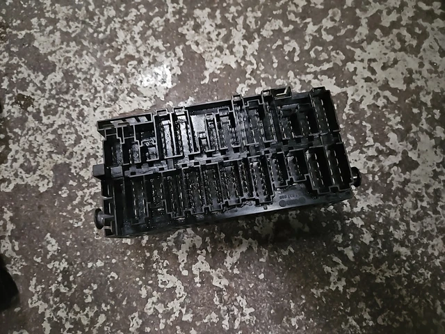 VW CORRADO GOLF Mk2 T4 Fuse Box 357937039 Ce2 £45.00 - PicClick UK