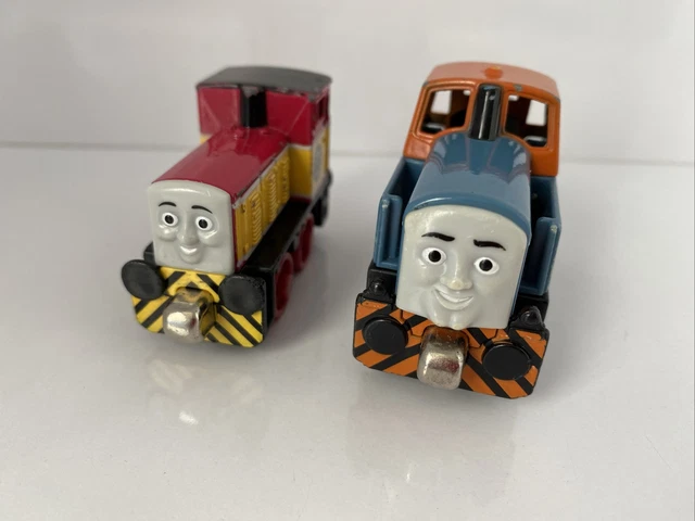 THOMAS THE TANK Engine Take Along n Play trains Dart and Den £7.50 ...