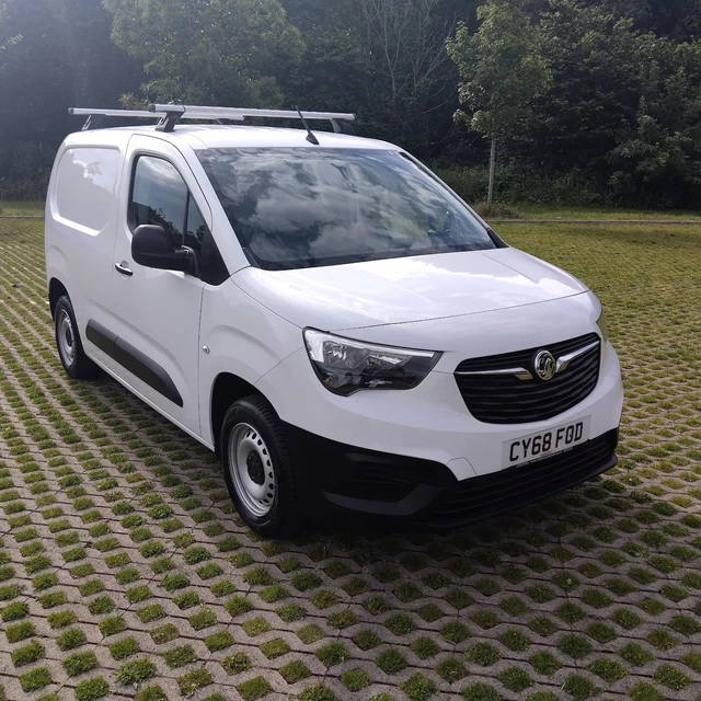 VAUXHALL COMBO CARGO 2000 1.6 Turbo D 100Ps H1 Edition Van 2019 / 68 ...
