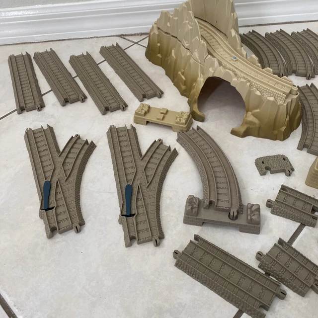 THOMAS AND FRIENDS trackmaster james at boulder mountain set Incomplete ...