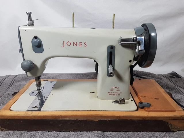 JONES SEWING MACHINE Model D 59 With Pedal & Case Vintage Read ...
