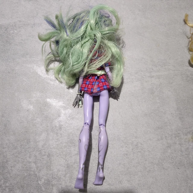 MONSTER HIGH DOLL New Scaremester Twyla Boogeyman 11” Doll + Stand ...