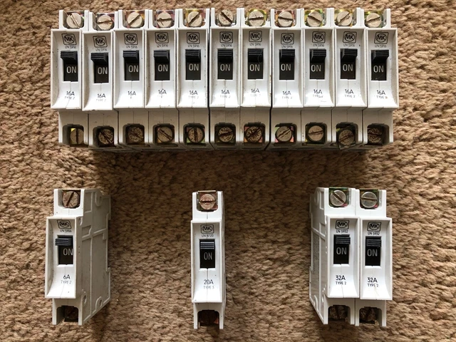MK OLD SENTRY MCB 6A, 16A, 20A, 32A Type 2 & 3, LN5906 LN5916 LN8720 ...