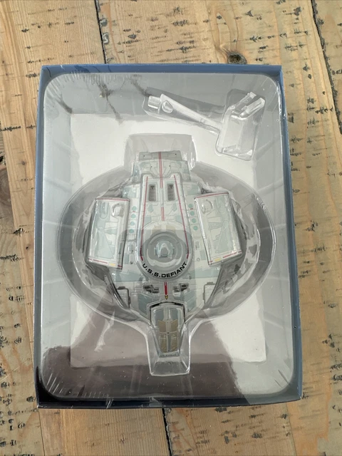 STAR TREK STARSHIPS Eaglemoss - U.S.S. Defiant-NEW NX-74205 $49.96 ...