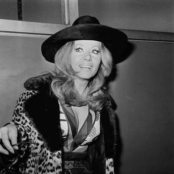 POLISH BRITISH ACTRESS Ingrid Pitt Arrives At London Airport 1971 OLD ...