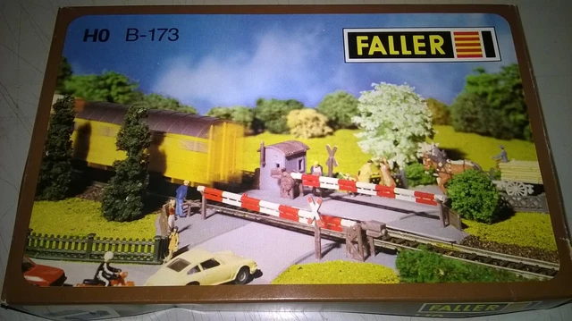 FALLER HO BAUSATZ Beschrankter Bahnübergang ungebaut in Ovp EUR 6,16 - PicClick DE