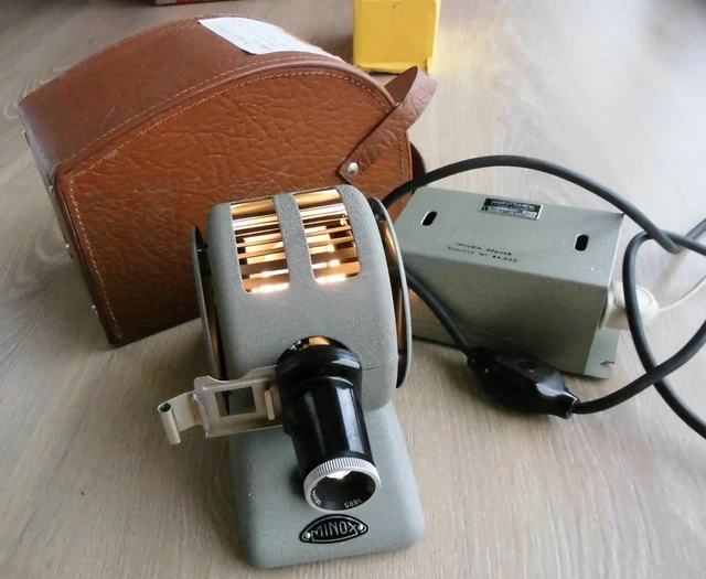 PROJECTEUR DIAPO MINOX slide projector HP30 1955 avec housse cuir et ...